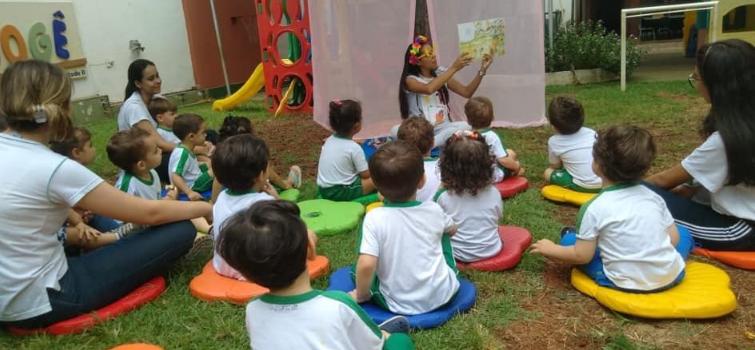 Acolher e educar - Portal Agora